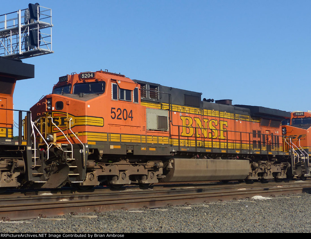 BNSF C44-9W 5204